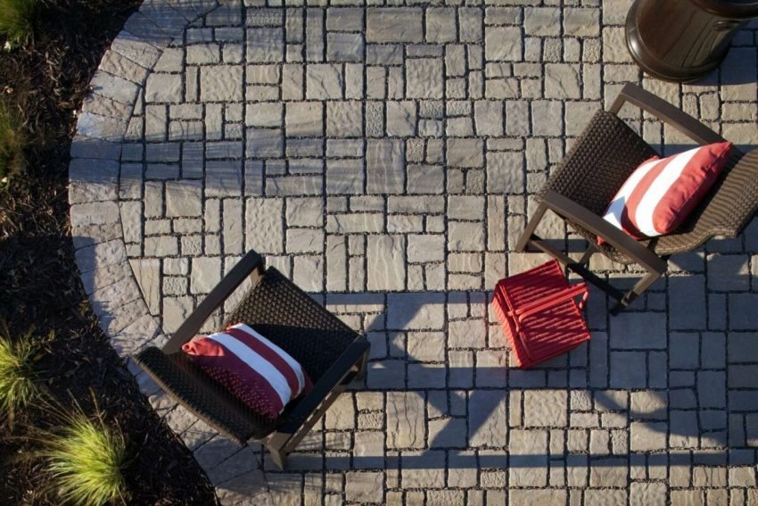 45+ Small Paver Patio Ideas DIY Pictures with Fire Pit & Tips Building